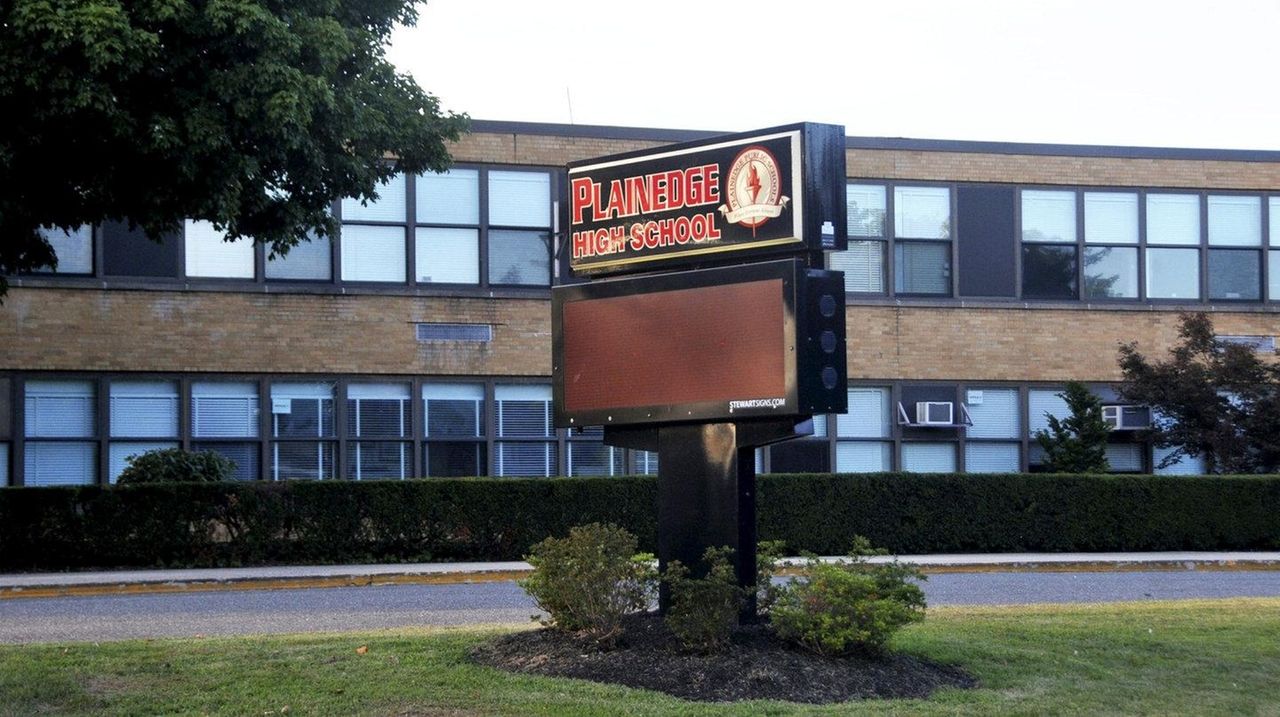 Audit: Plainedge school district illegally amassed millions - Newsday