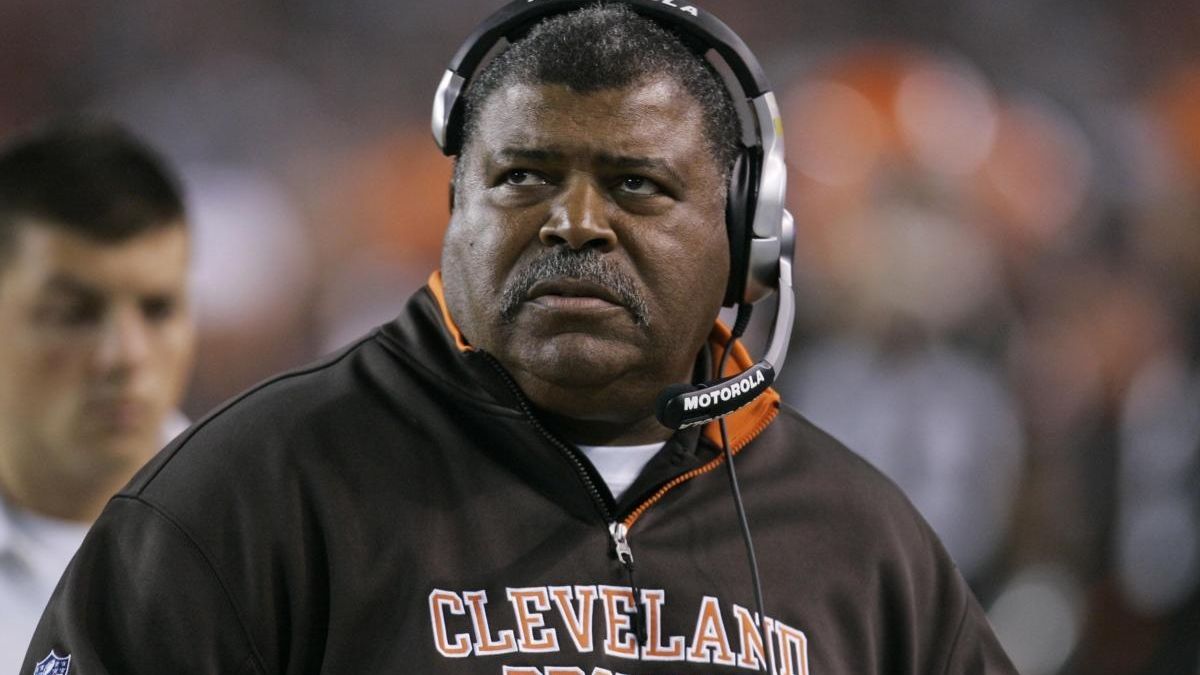 Romeo Crennel prefers Chiefs over Giants - Newsday