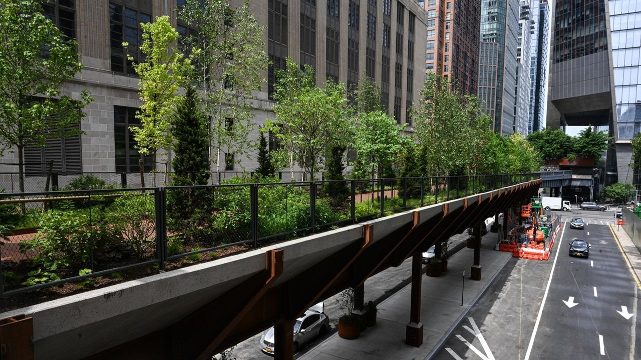 Commuters get new tree-lined connector linking High Line with Moynihan ...