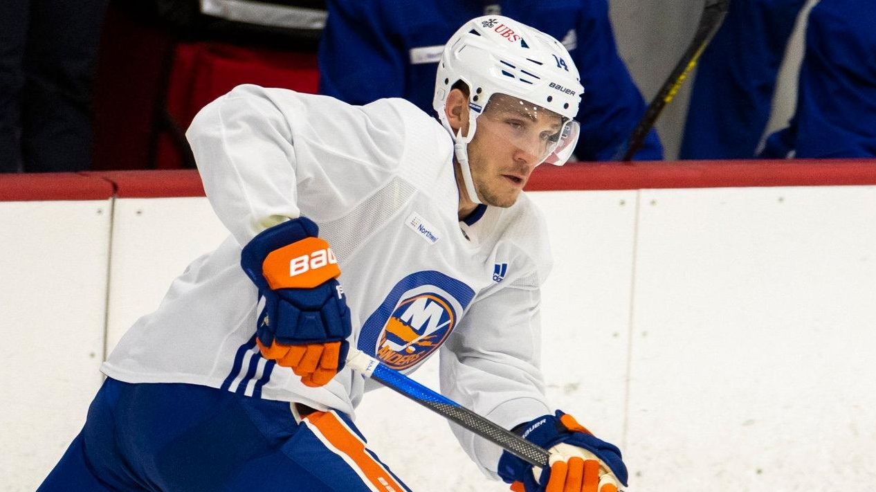 Horvat, Isles agree to 8-year contract extension - Newsday