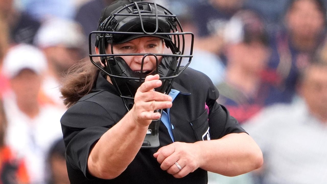 Jen Pawol, former Hofstra softball star, to umpire MLB spring training games again - Newsday