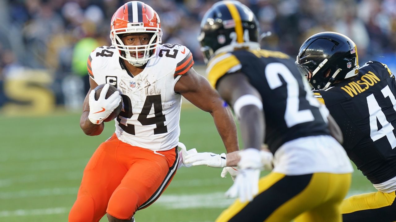 Houston Texans sign former Cleveland Browns star running back Nick ...