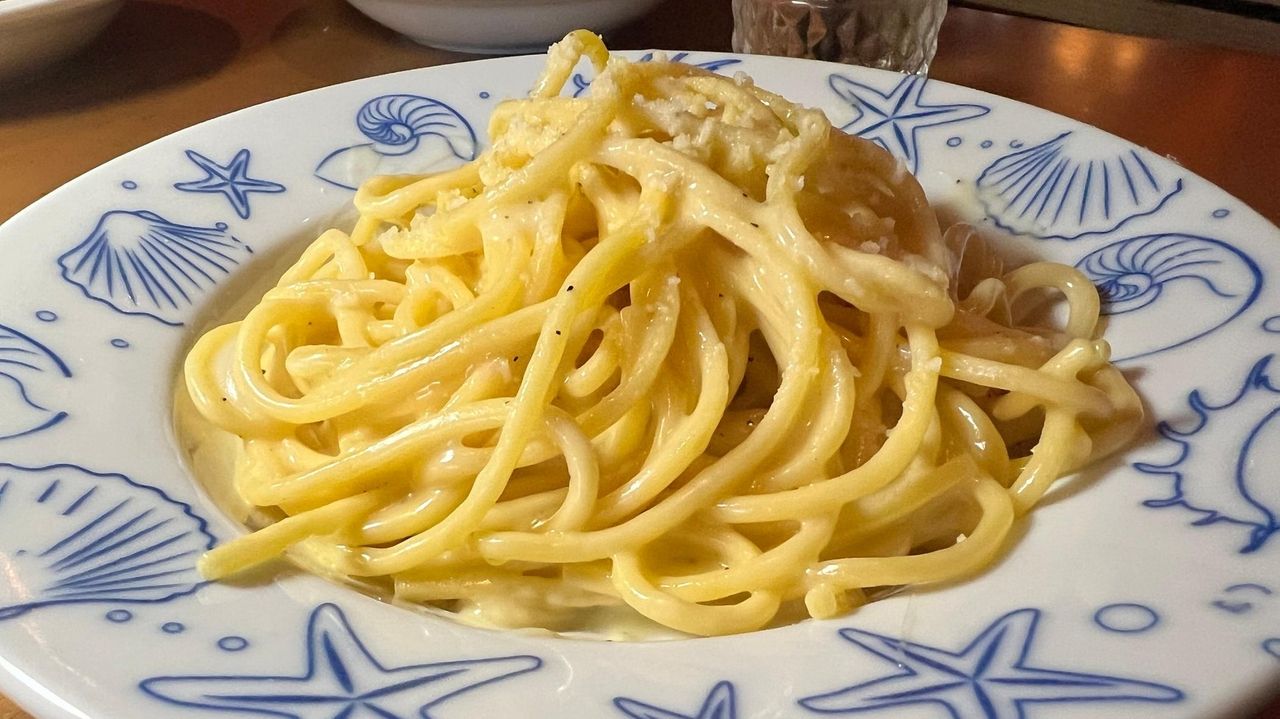 Flora's Wine Bar & Restaurant opens in Port Washington - Newsday