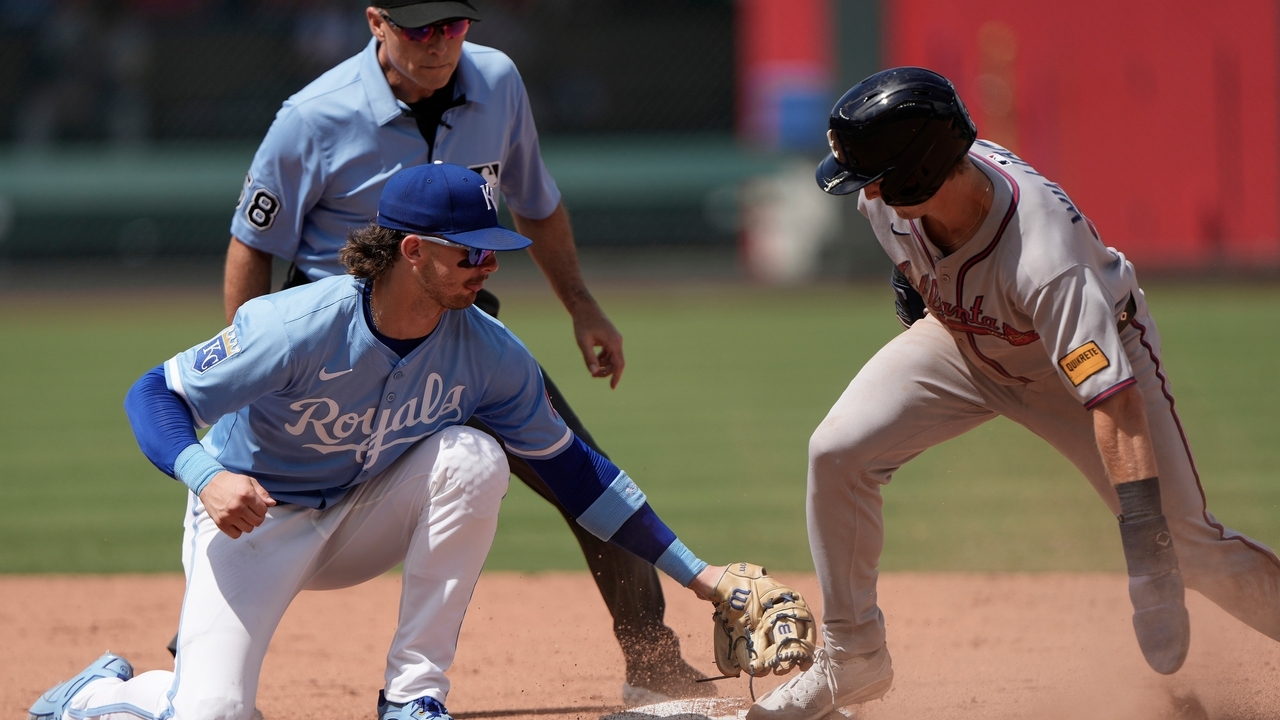 Royals' trade deadline moves aim to balance winning now and building ...