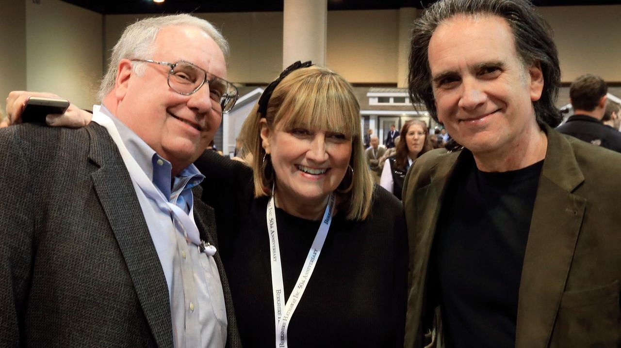 Warren Buffett gives away another $1.1B and plans for distributing his ...