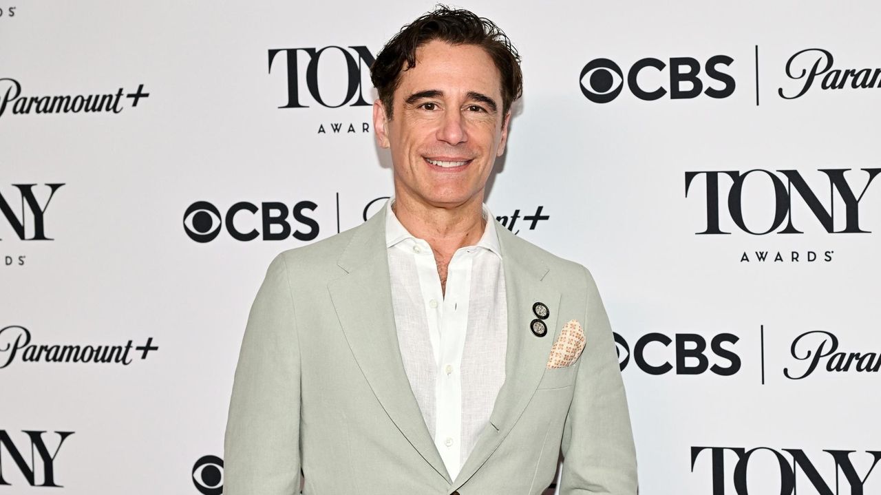 How Christopher Gattelli crafted Broadway's 'Death Becomes Her' and ...