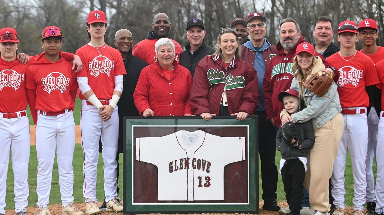 Glen Cove dedicates baseball field to late coach Jon Dolecki - Newsday