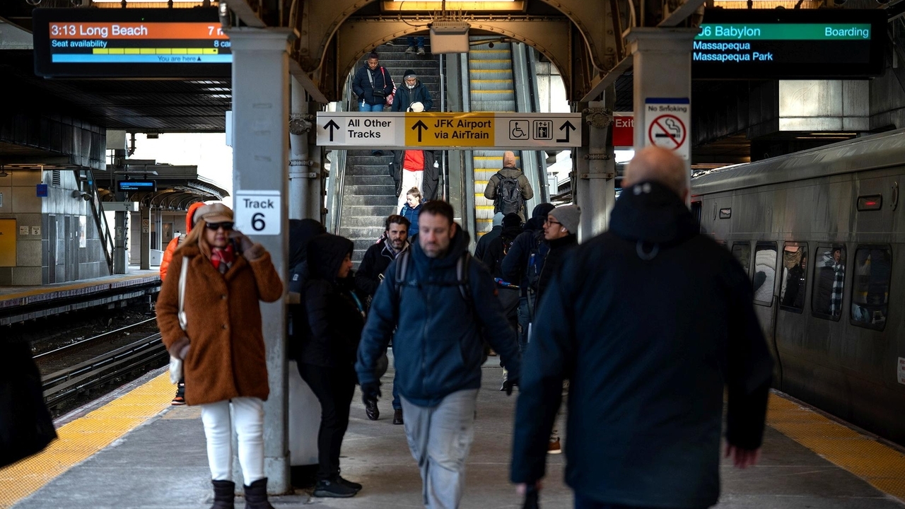 Enclose Jamaica station? LIRR riders envision a revamp amid $50M ...