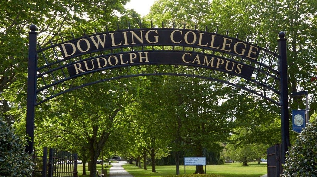 Dowling College in Oakdale closes its doors after 48 years - Newsday