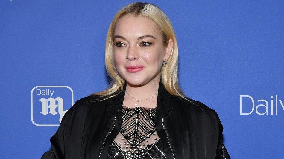 Lindsay Lohan bitten by a snake during hike in Thailand - Newsday