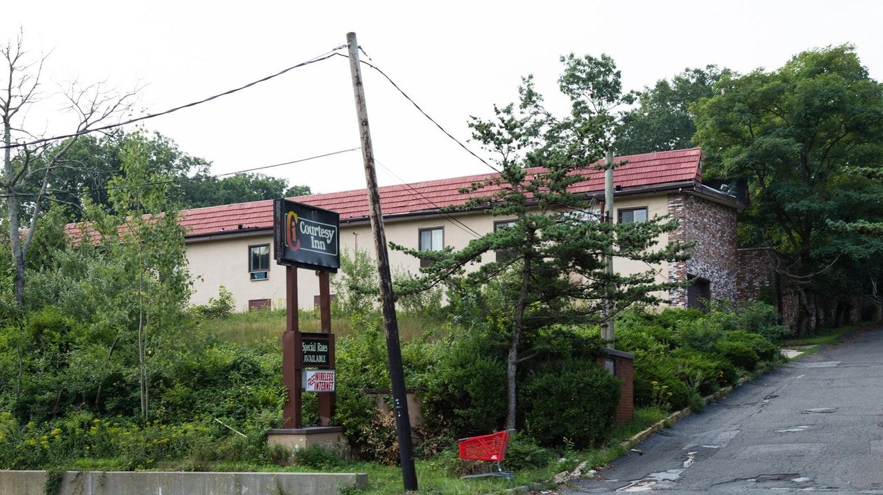 Commack motel among sites approved for new apartments - Newsday