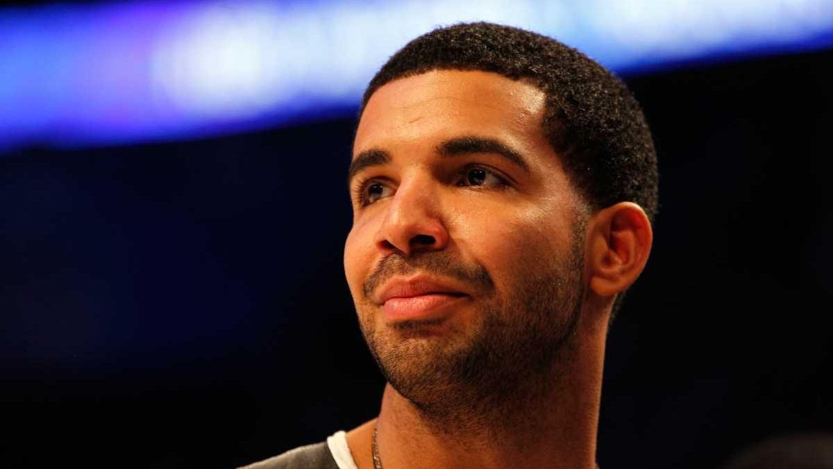 Drake comes to Jones Beach - Newsday