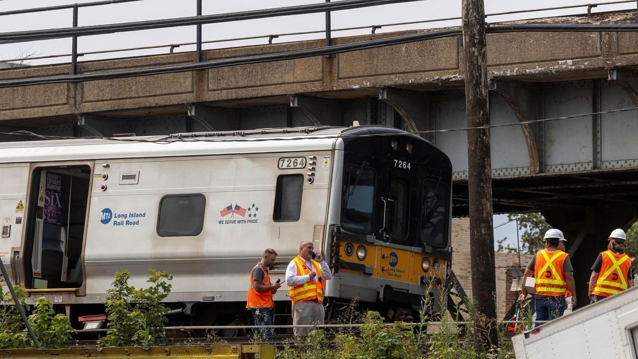 LIRR derailment probe: Track switch was out of place, MTA says - Newsday