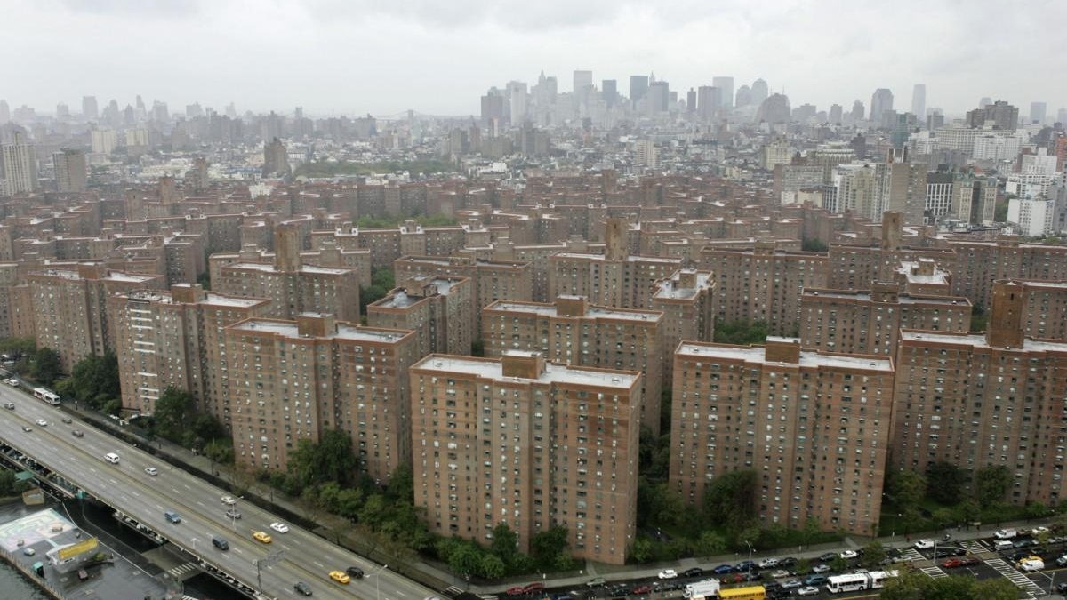Big NYC housing complex attracts interest - Newsday