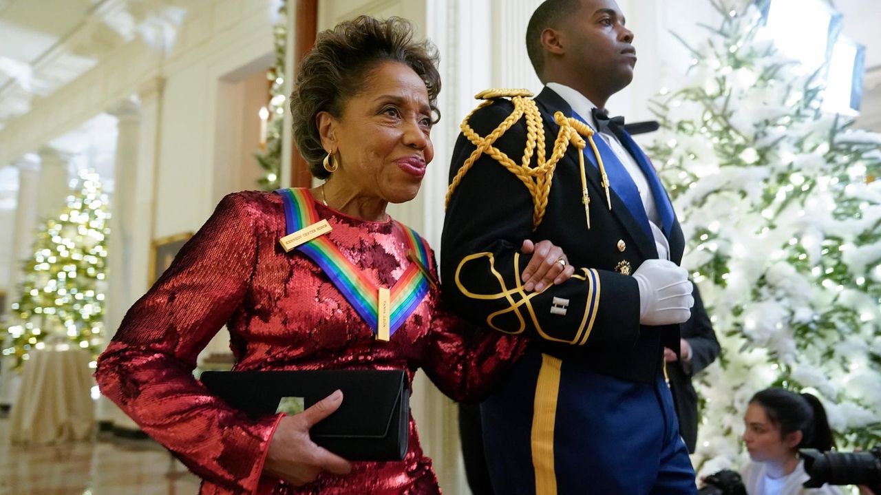 Carnegie honors 20 'Great Immigrants,' including composer Tania León ...