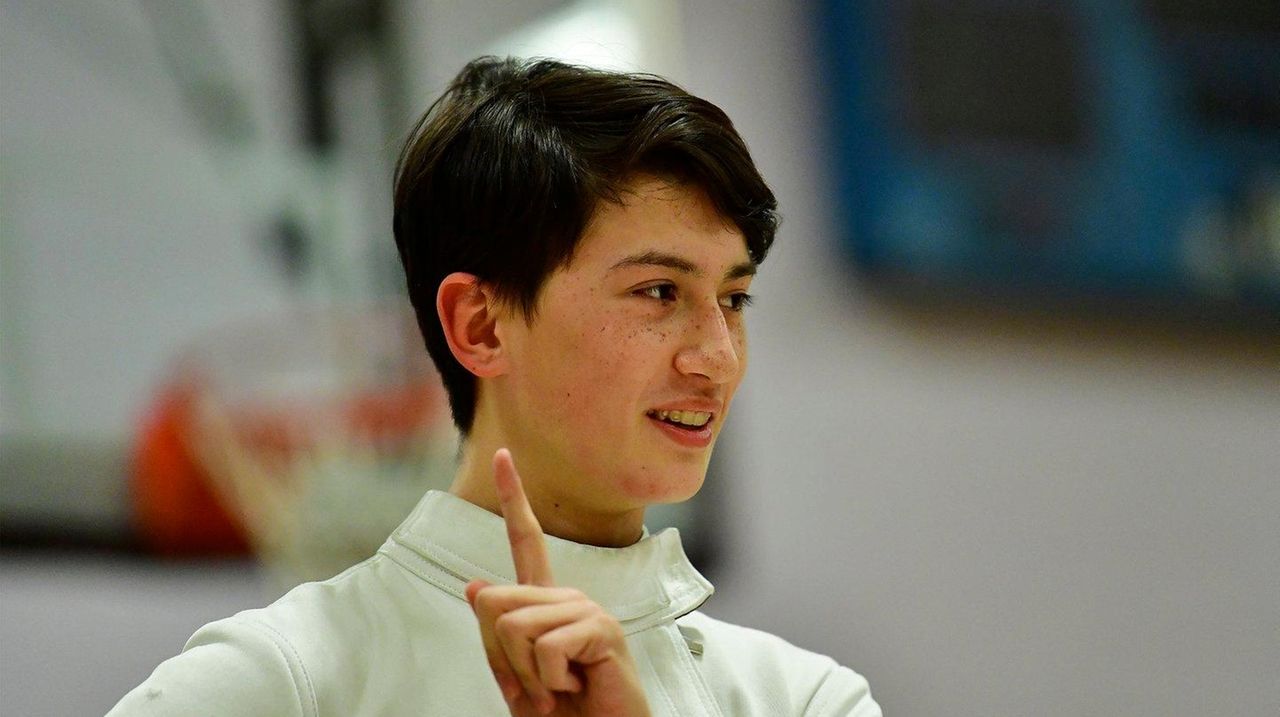 Bennett Cohen goes 3-0 in epee to lead Jericho - Newsday