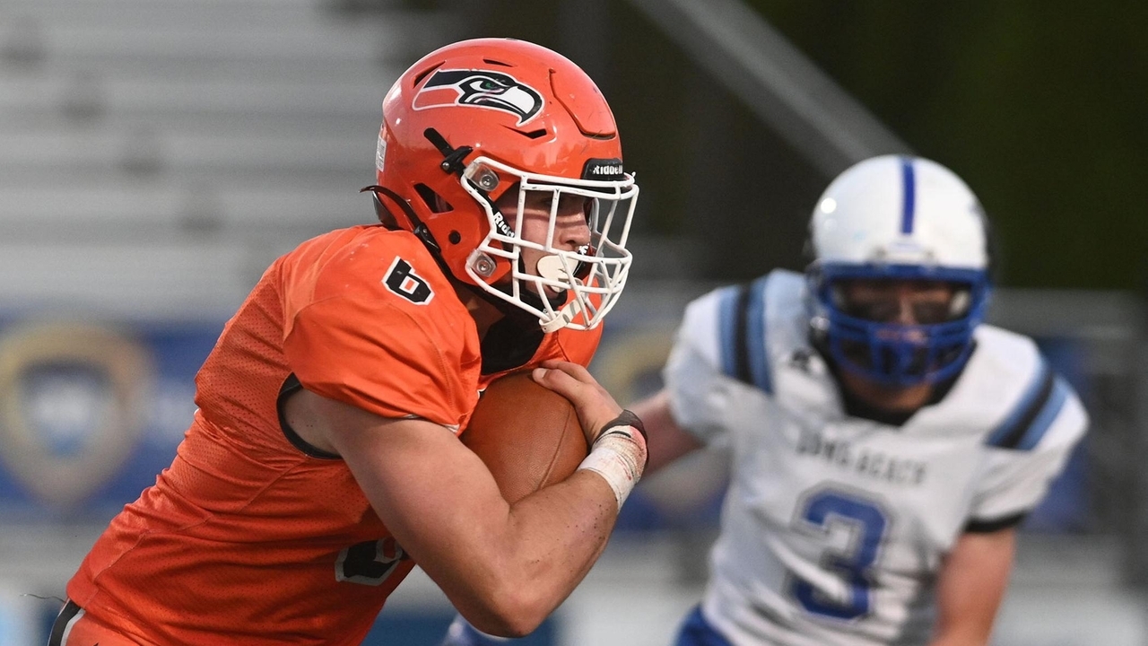 Carey football's Justin DePietro leads Seahawks into Nassau Conference ...