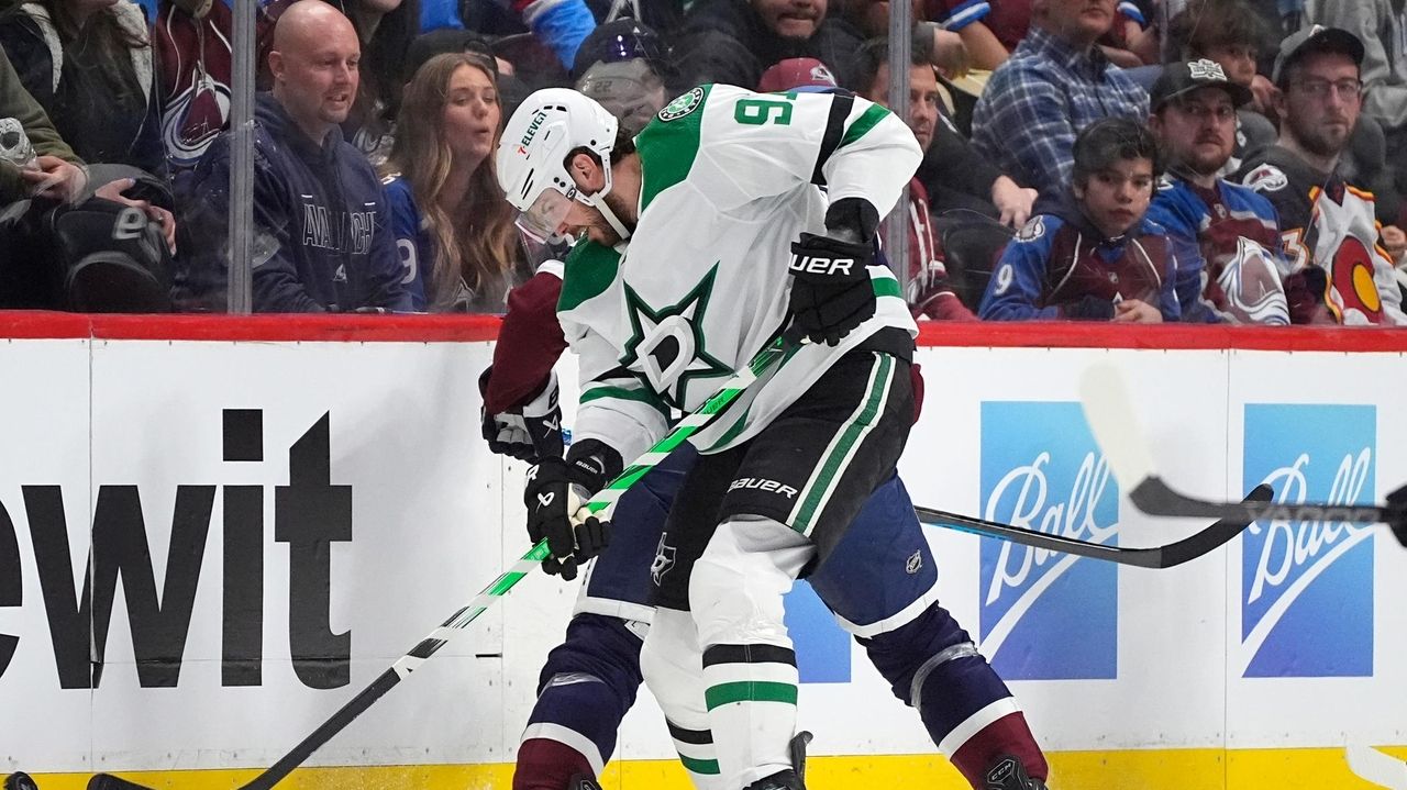 Stars score 3 power-play goals in 2nd period, hold on for 7-4 win over ...