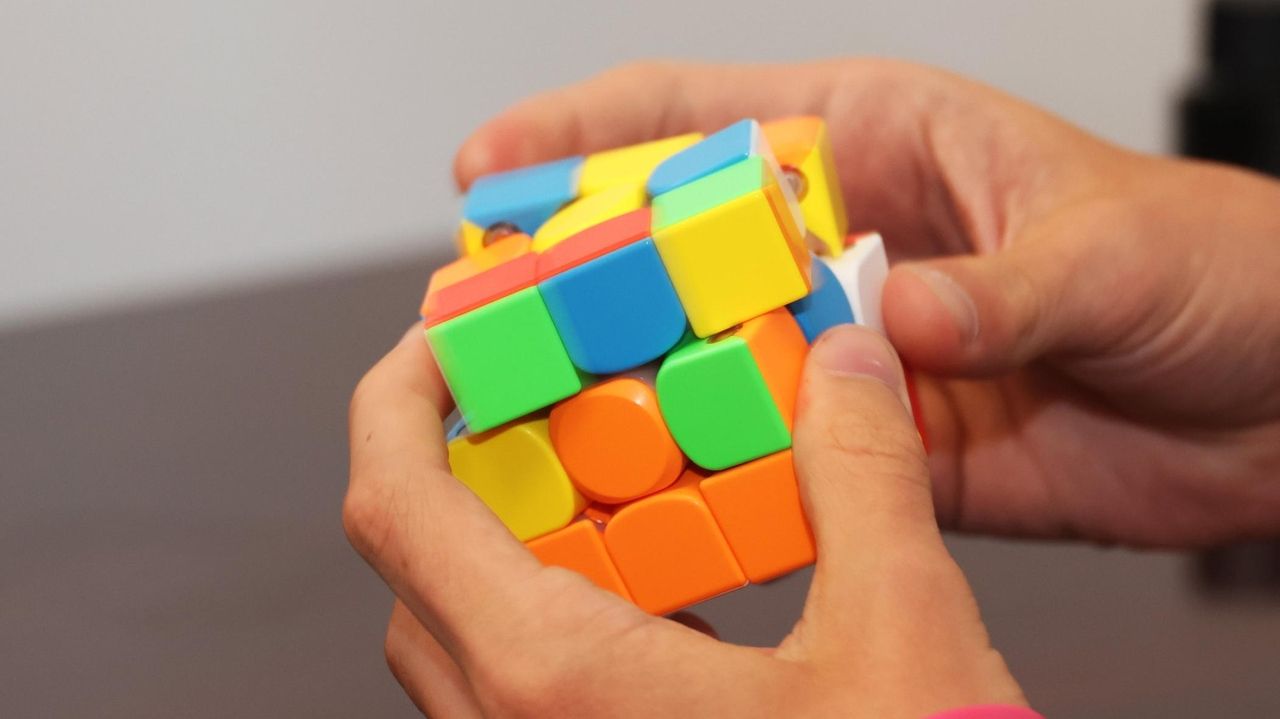 Rubik's Cube competition heads to Brookhaven Town Hall - Newsday