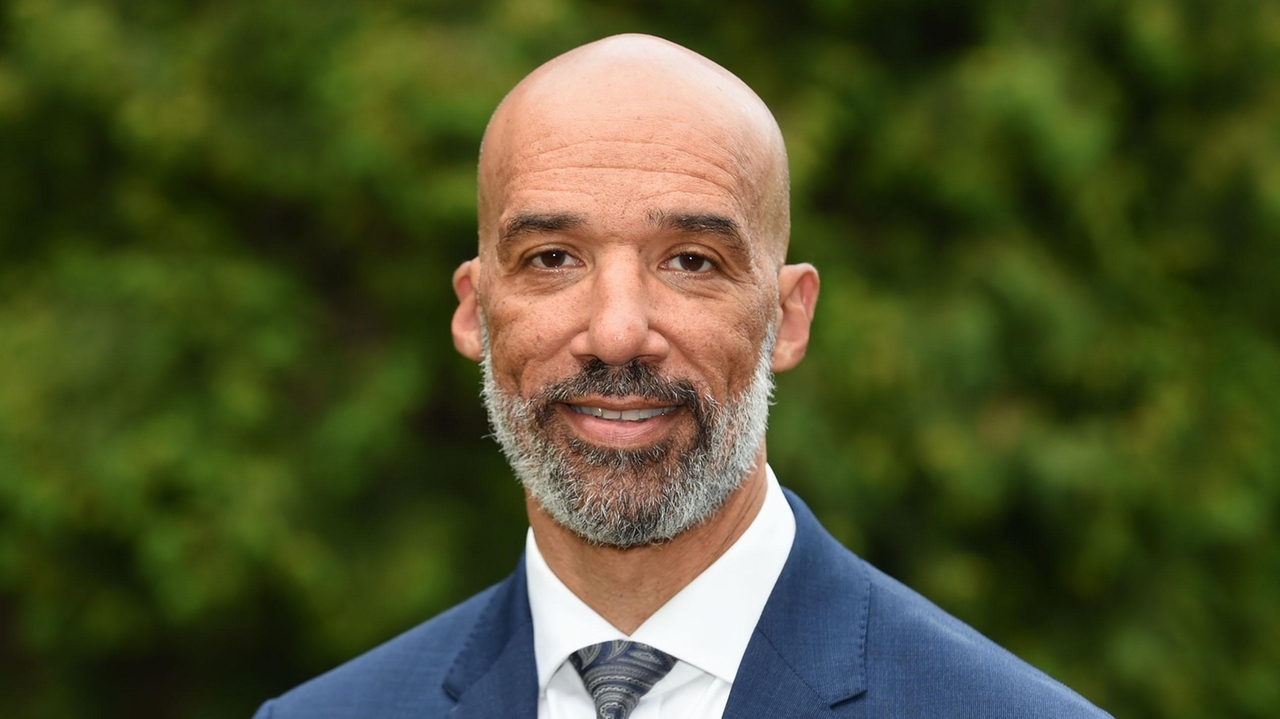 Scott Davis for Nassau Legislative District 1 - Newsday