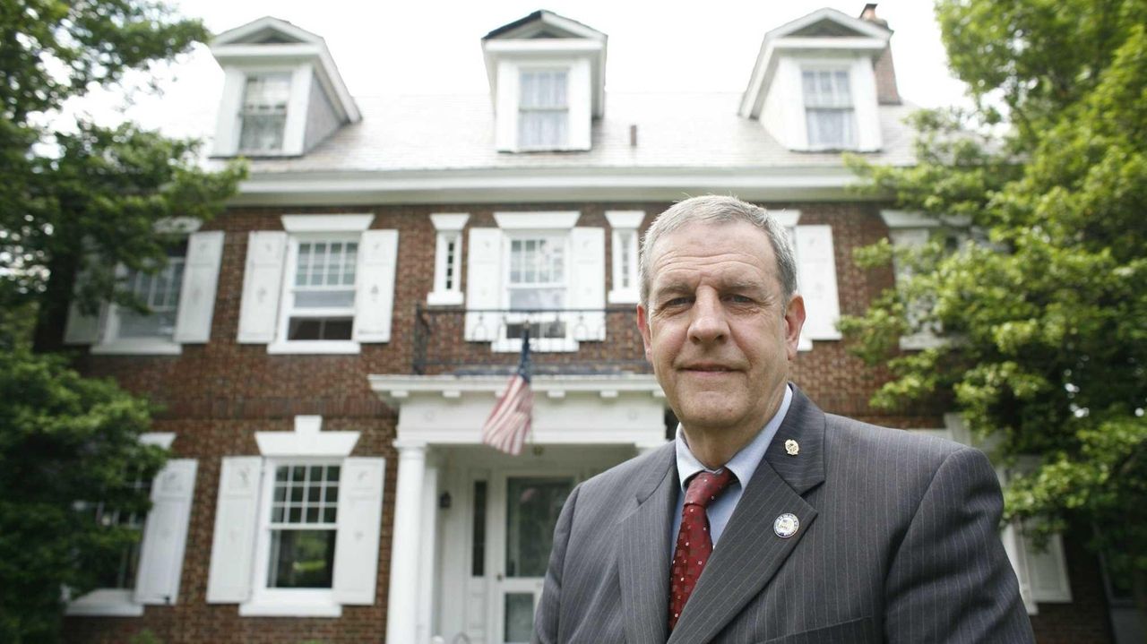 Richard Deem, former Great Neck mayor, nuclear engineer, dies - Newsday