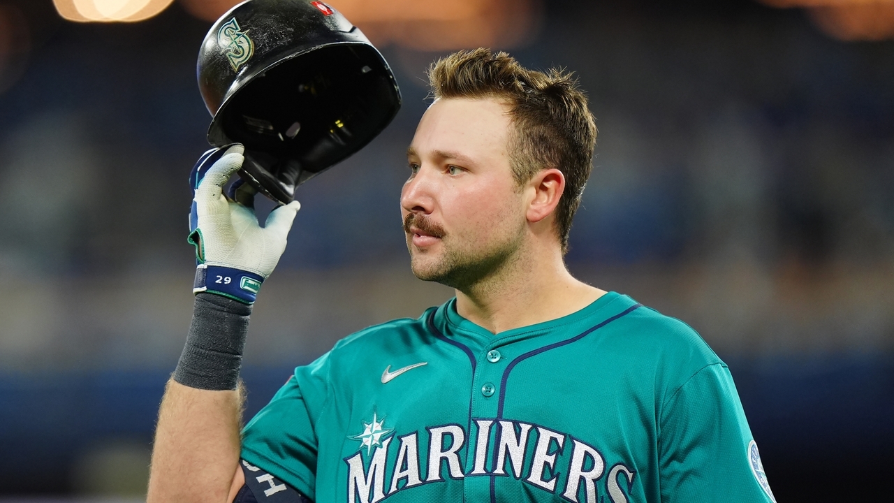 Double plays and errors send Mariners to first Game 7 still seeking ...