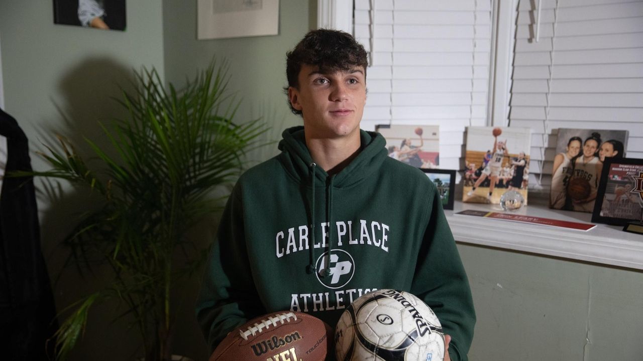 State rules that Carle Place's Ryan Leary can play both soccer and ...
