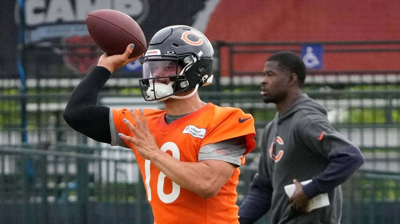 Better practices show Bears QB Caleb Williams has gained confidence in ...