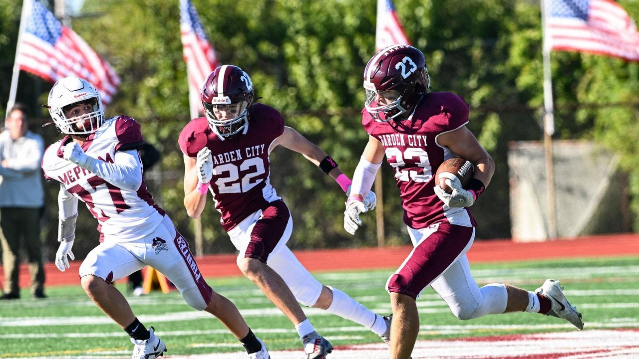 Garden City defeats Mepham in game of unbeatens - Newsday