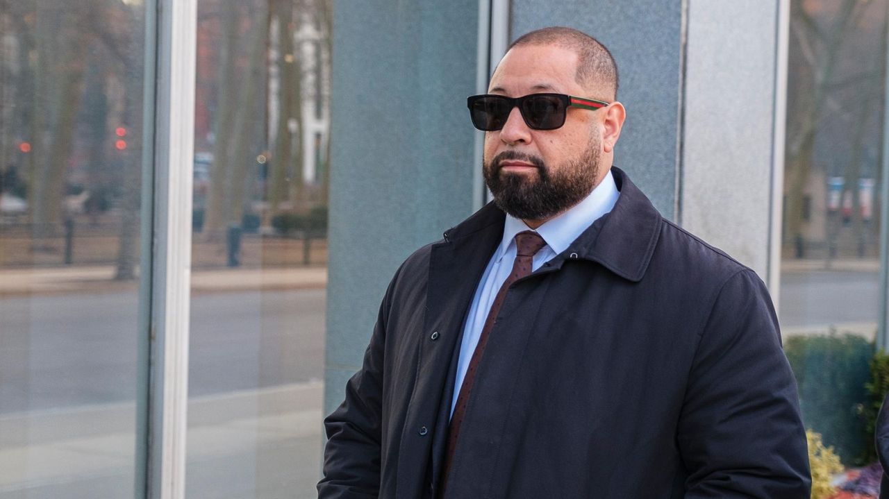 Closing arguments made in case of ex-Nassau Det. Hector Rosario accused ...
