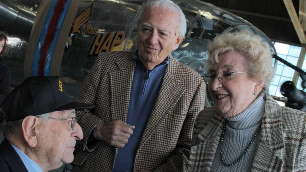 Letter: American liberators remembered - Newsday