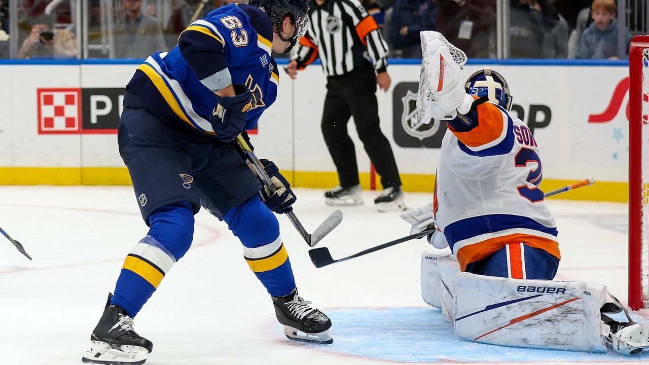 Islanders' Ilya Sorokin strong in net, but Blues win in overtime on ...
