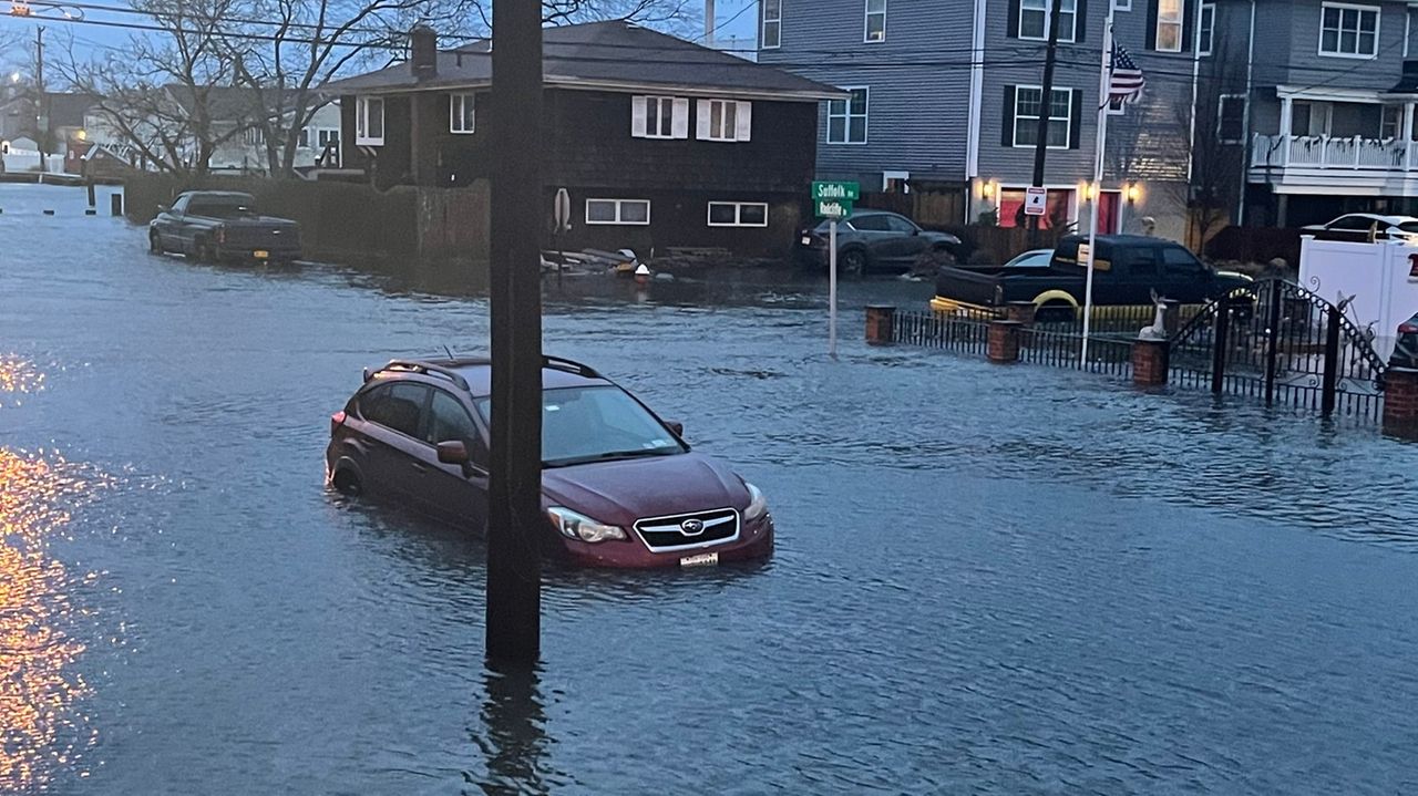 LI cleans up after winter storm - Newsday