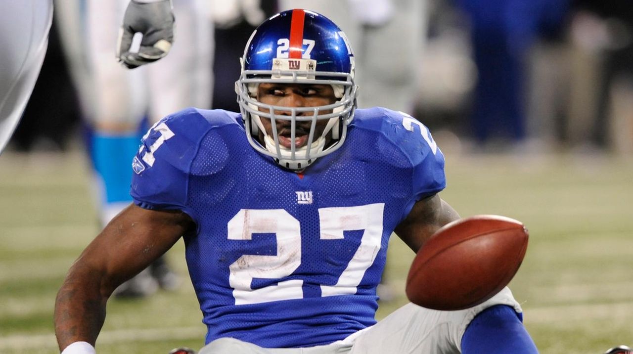 Brandon Jacobs renews feud with Jim Harbaugh - Newsday