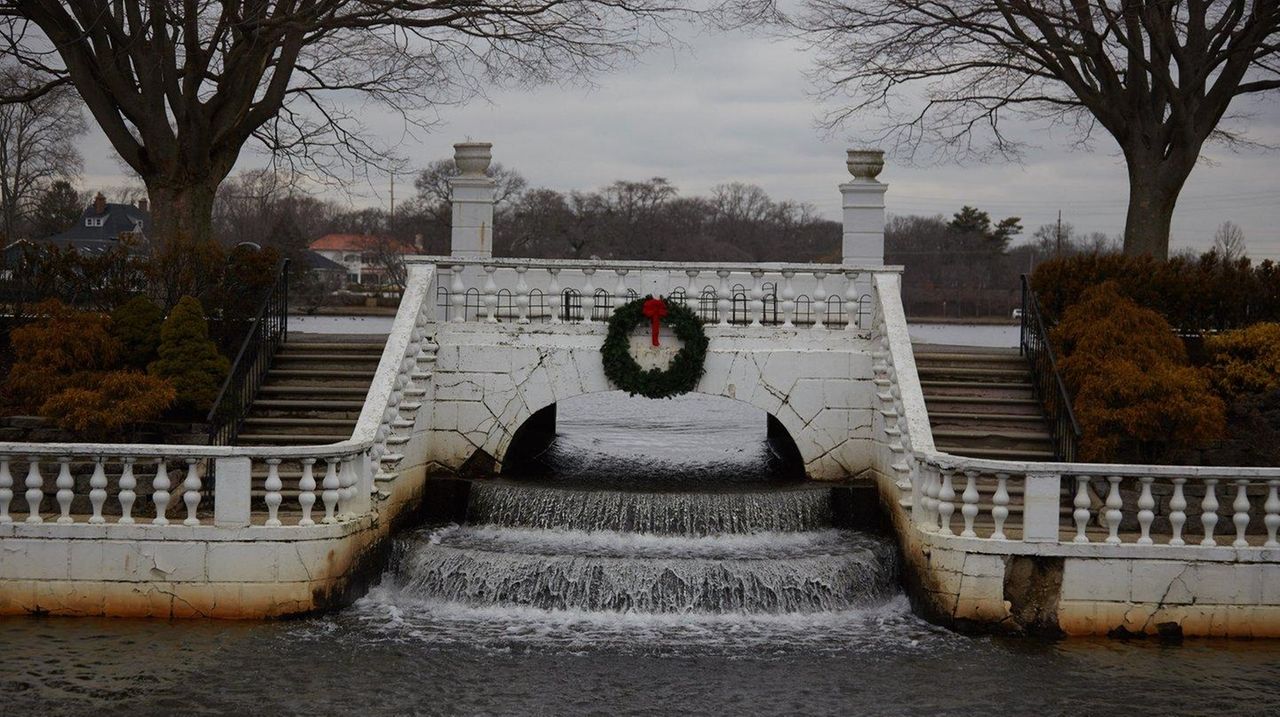 Babylon to put out bids to mitigate Carlls River flooding - Newsday