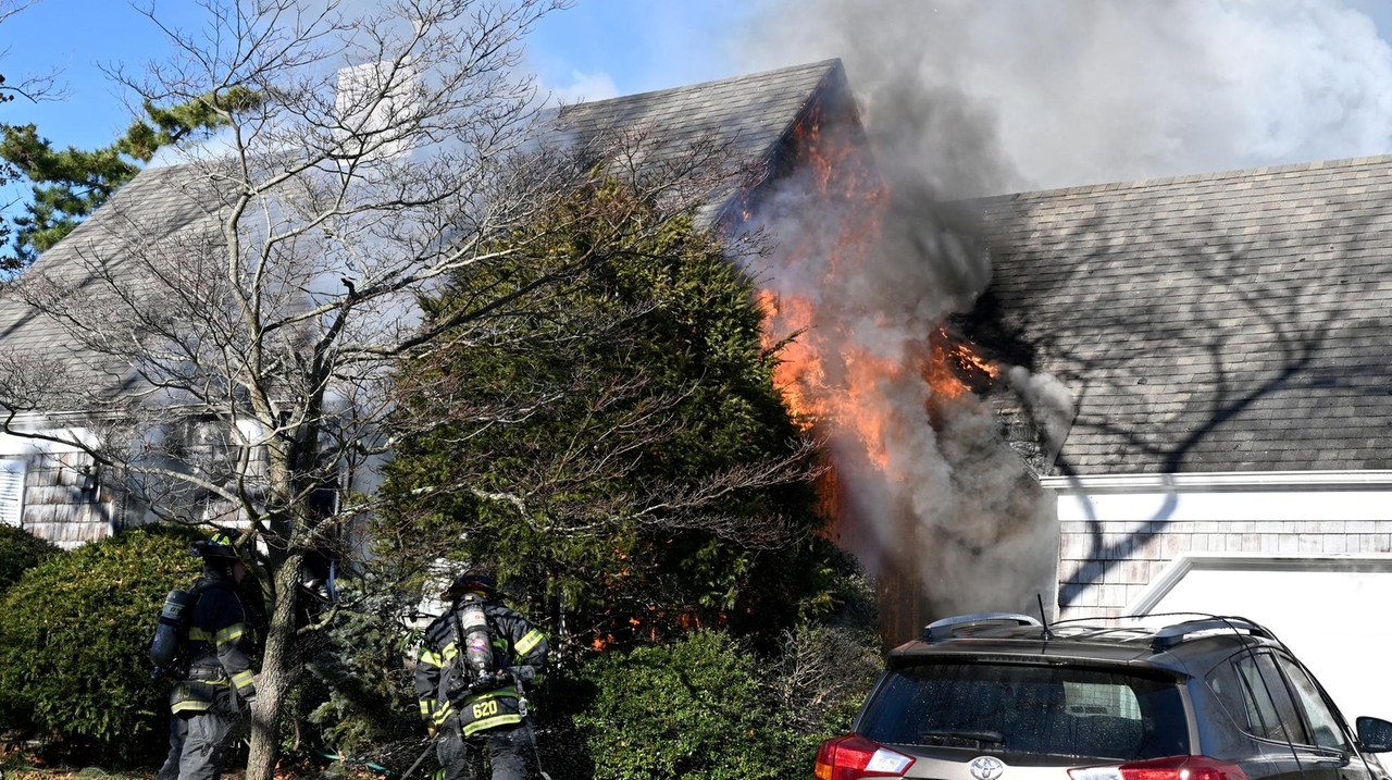 Occupant dies in Massapequa house fire, 3 firefighters injured, police ...