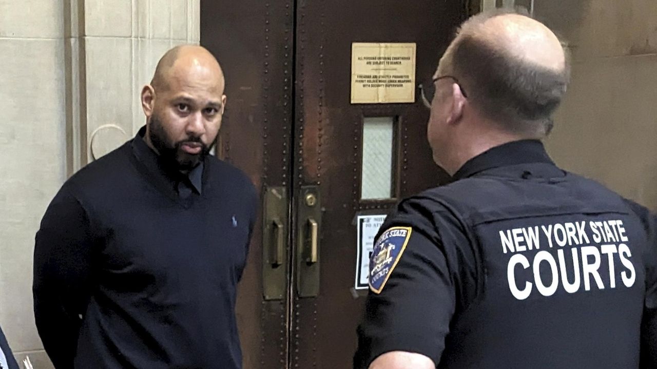 NYPD Det. George Moore, of Freeport, charged with aggravated vehicular ...