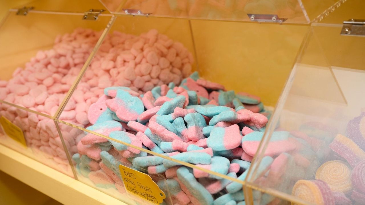 Saturday Candy Co. opening 2nd store, in Sayville - Newsday