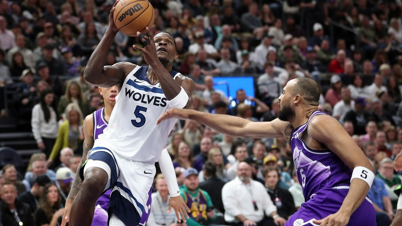 Anthony Edwards throws down huge dunk over John Collins in Timberwolves ...