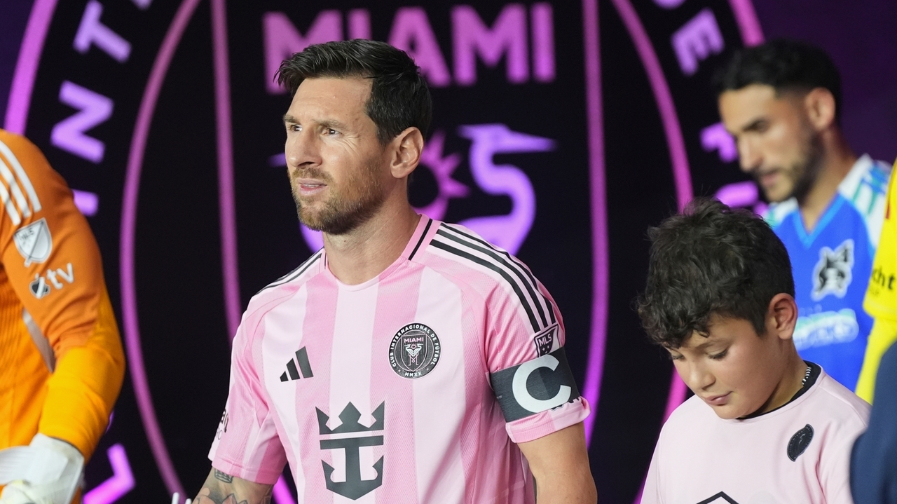 Lionel Messi and Inter Miami near deal to extend contract through at ...