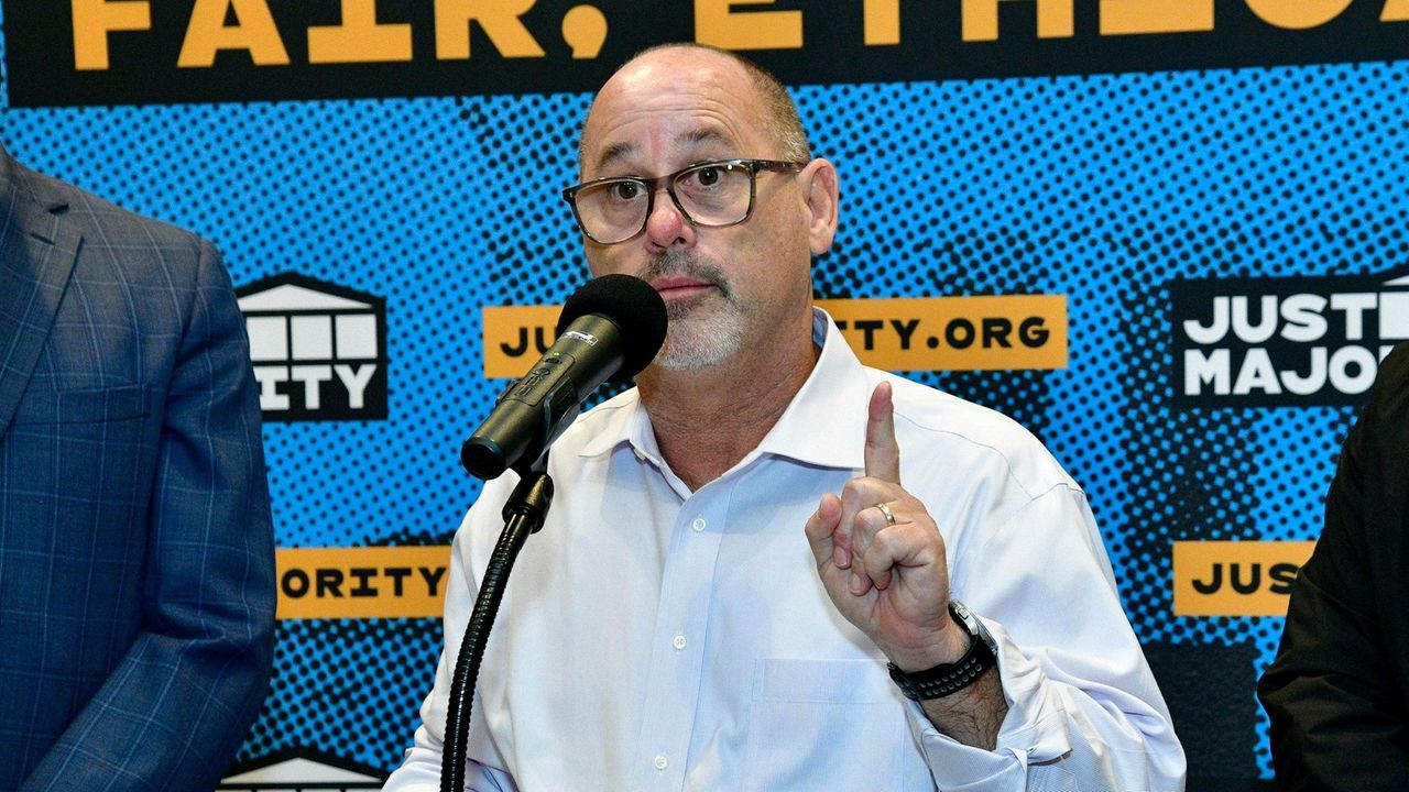 Fred Guttenberg, father of Parkland shooting victim, talks about his ...