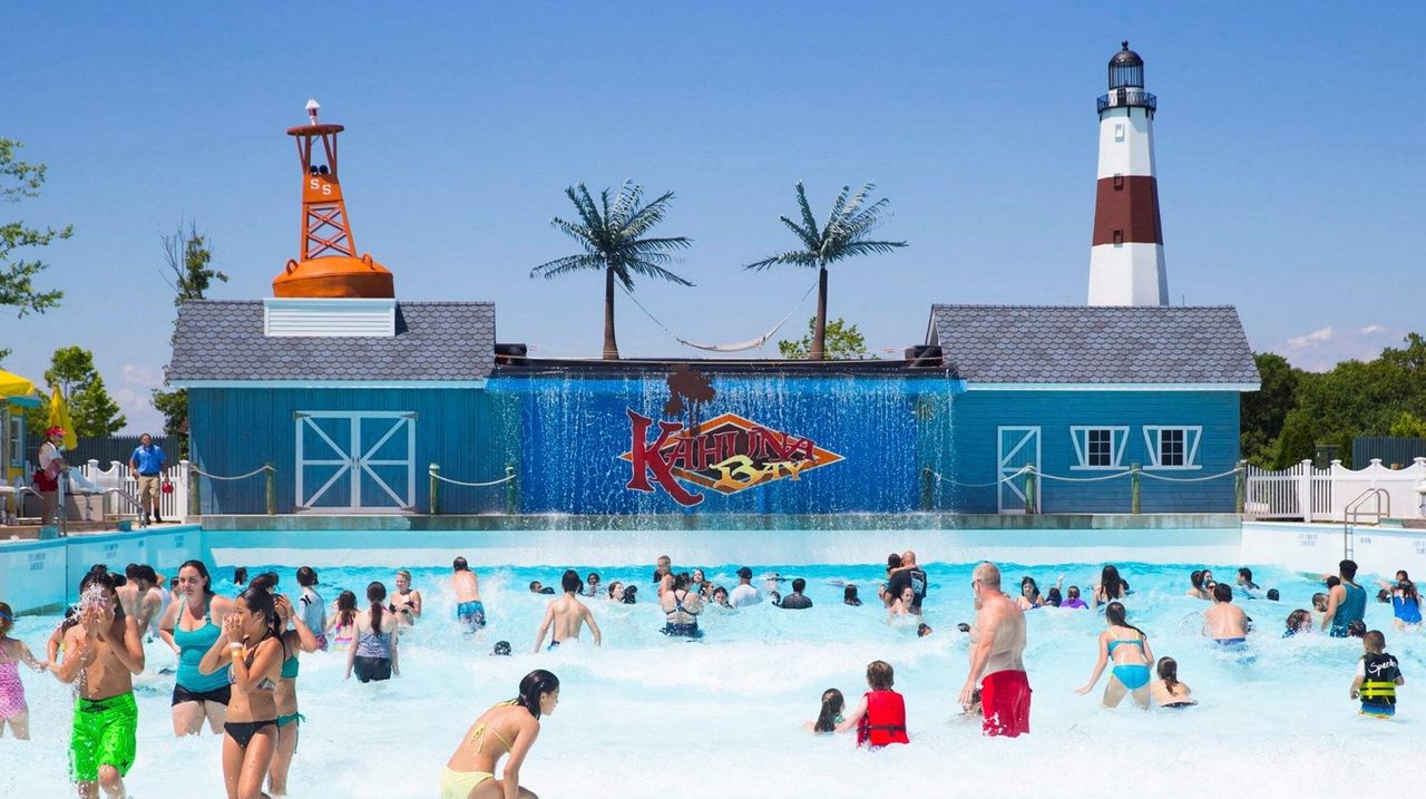 Riverhead police probe groping allegations at Splish Splash - Newsday