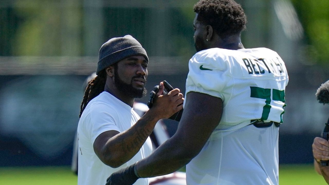 Dalvin Cook adds ingredient for Jets' ground and pound - Newsday