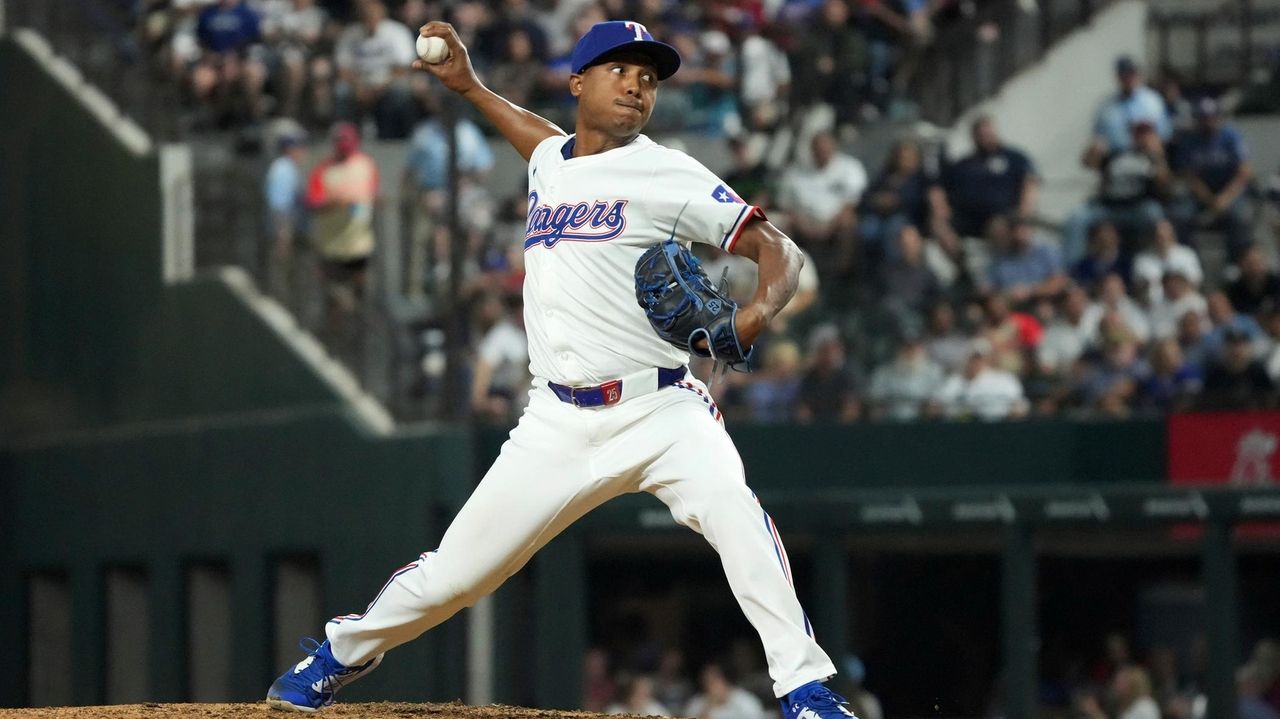 Athletics agree to a $10 million, 1-year contract with reliever José ...