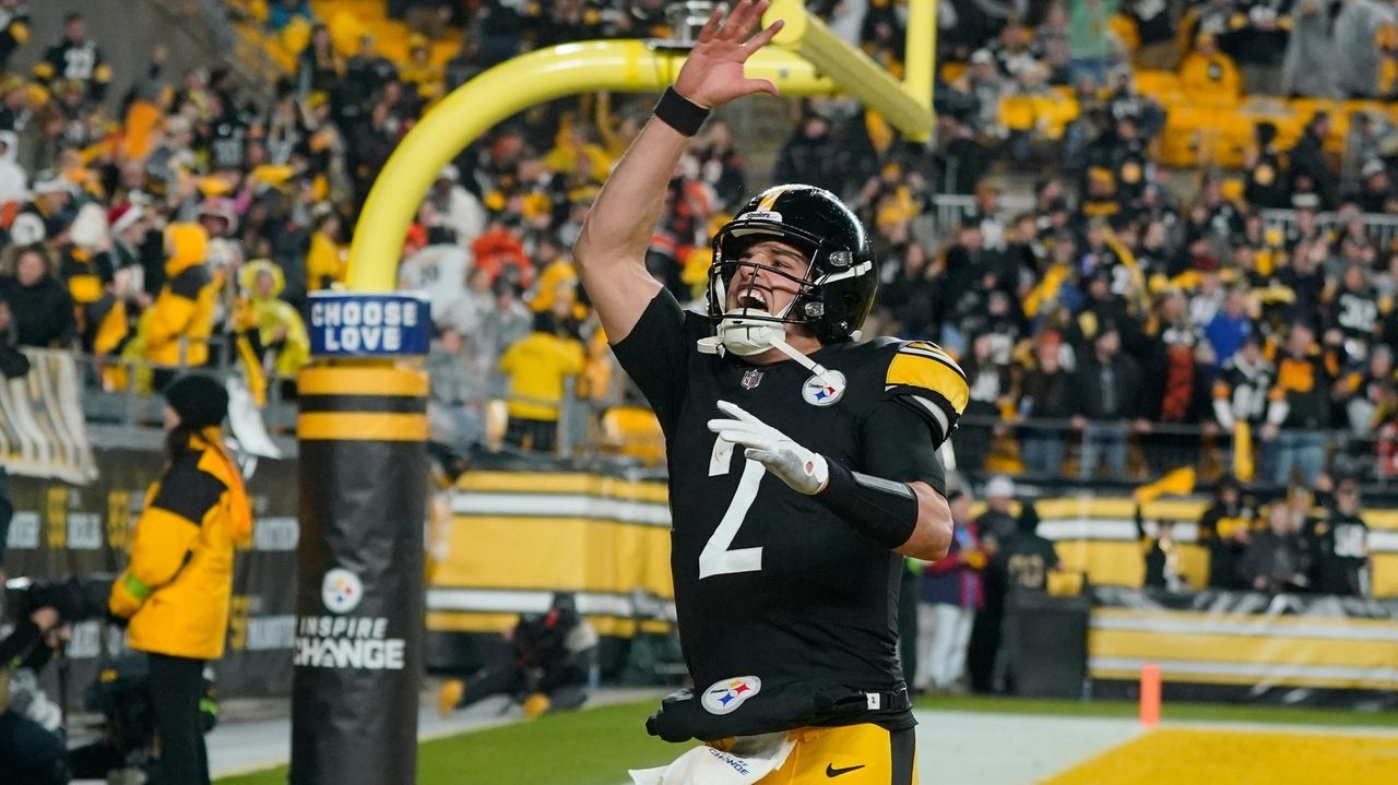 Major playoff implications for pair of 8-7 teams as Seahawks play host ...