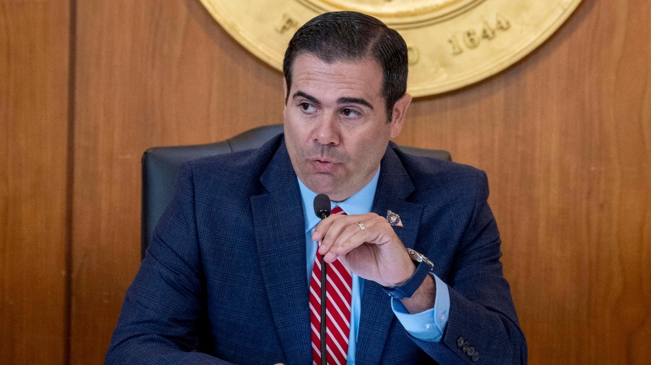 Hempstead town board reappoints John Ferretti as supervisor - Newsday