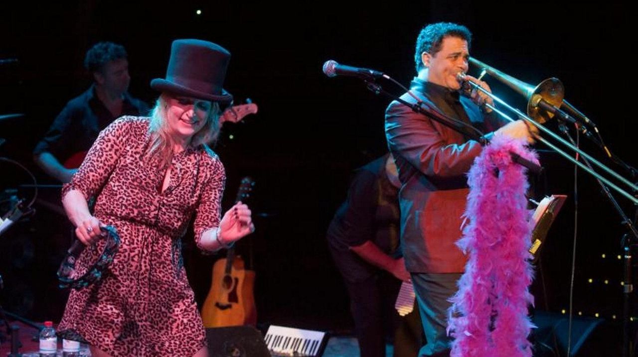 Nancy Atlas, singer-songwriter, to play Bay Street Theater - Newsday