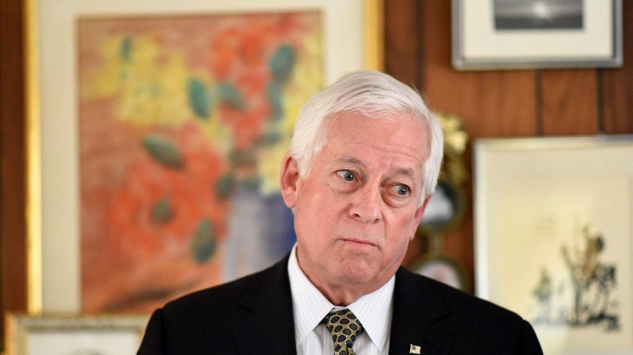 Charles Lavine presses Edward Mangano for data on ACA repeal - Newsday