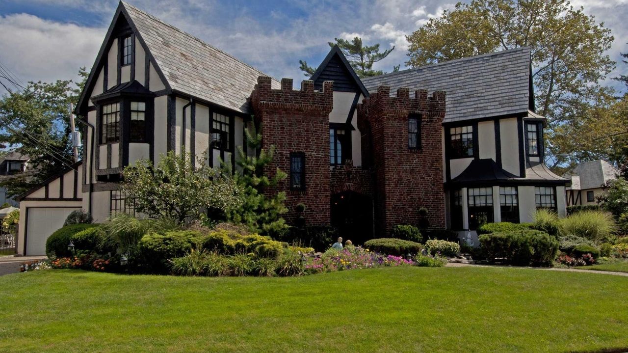 Rich Cribs: William Levitt, Levittown creator, built Rockville Centre ...