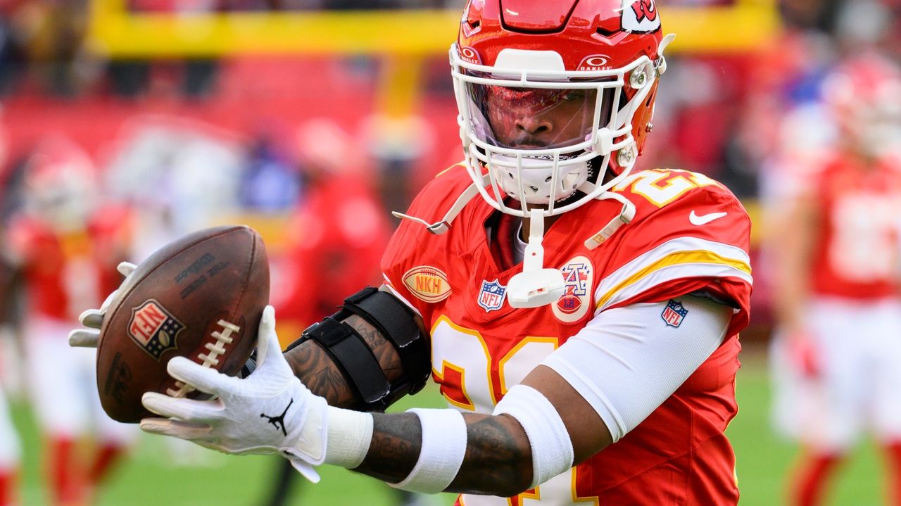 Bills release safety Mike Edwards after failing in a bid to trade him ...